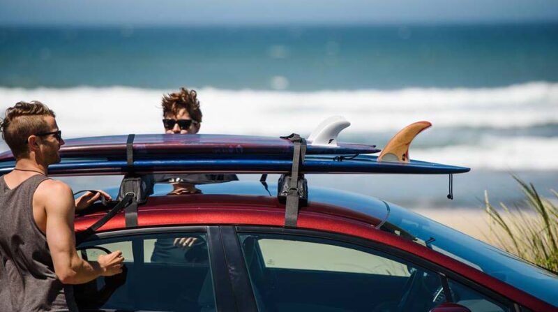 ルーフキャリアの取付事例をご紹介！ ～プリウスにサーフボードを積みたい～ | Eco Drive Auto Sales & Leasing